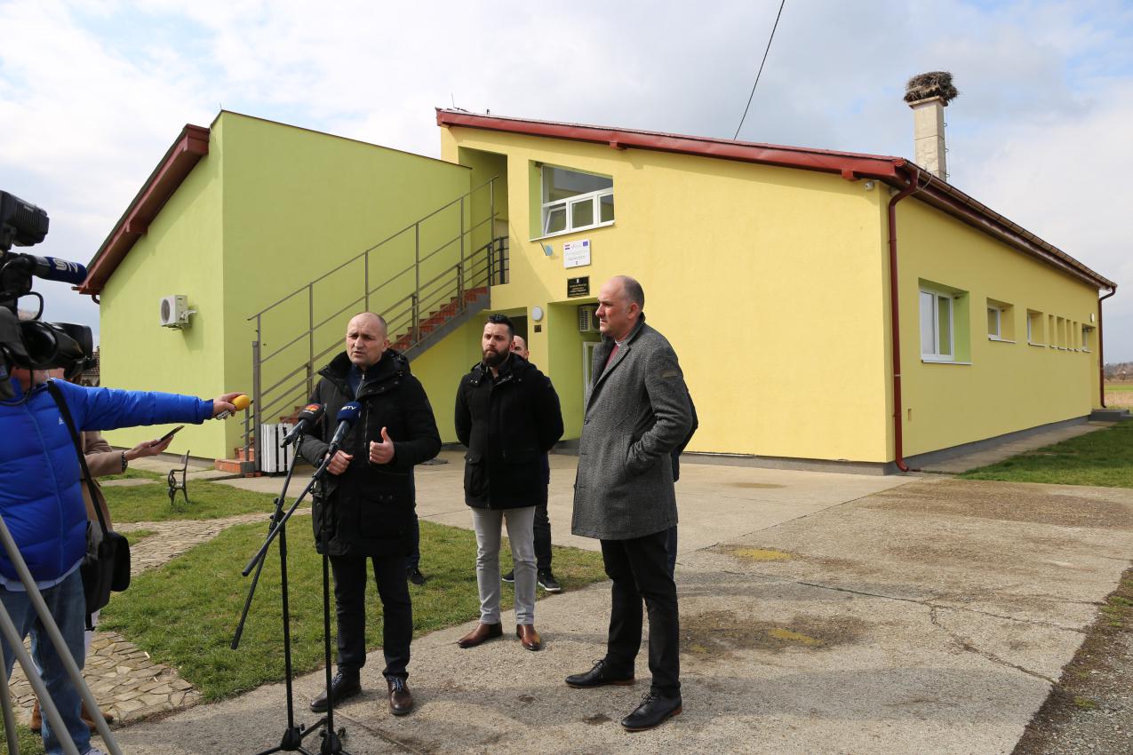 Škola u Grabovcu prvi put kvalitetno obnovljena - Baranja info