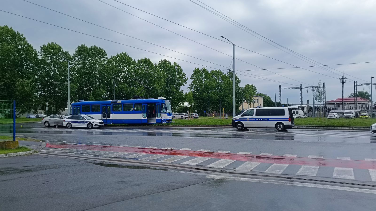 Prometna nesreća u Osijeku: Sudar tramvaja i automobila - Baranja info